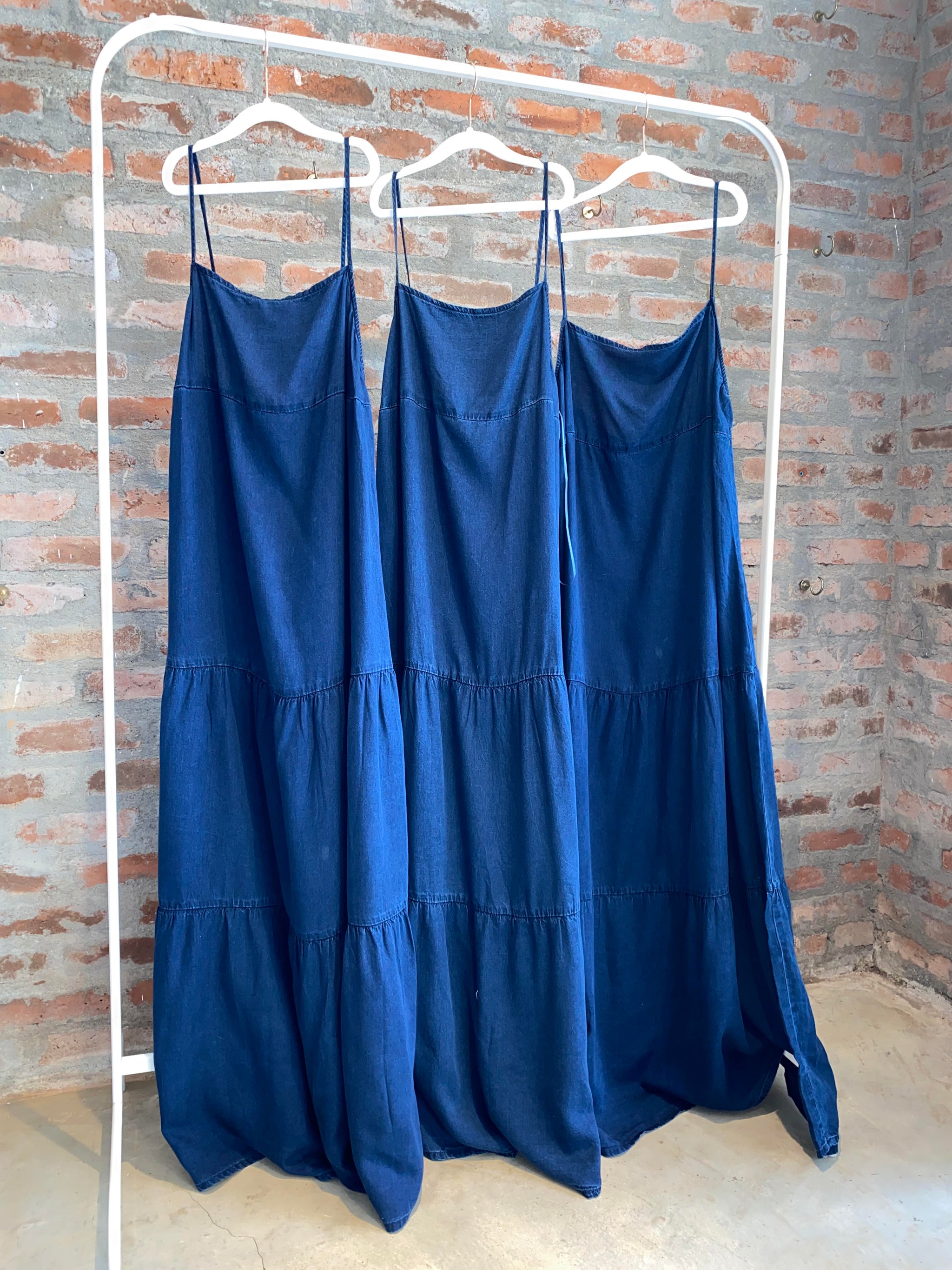 DRESSES – Lagoonlab